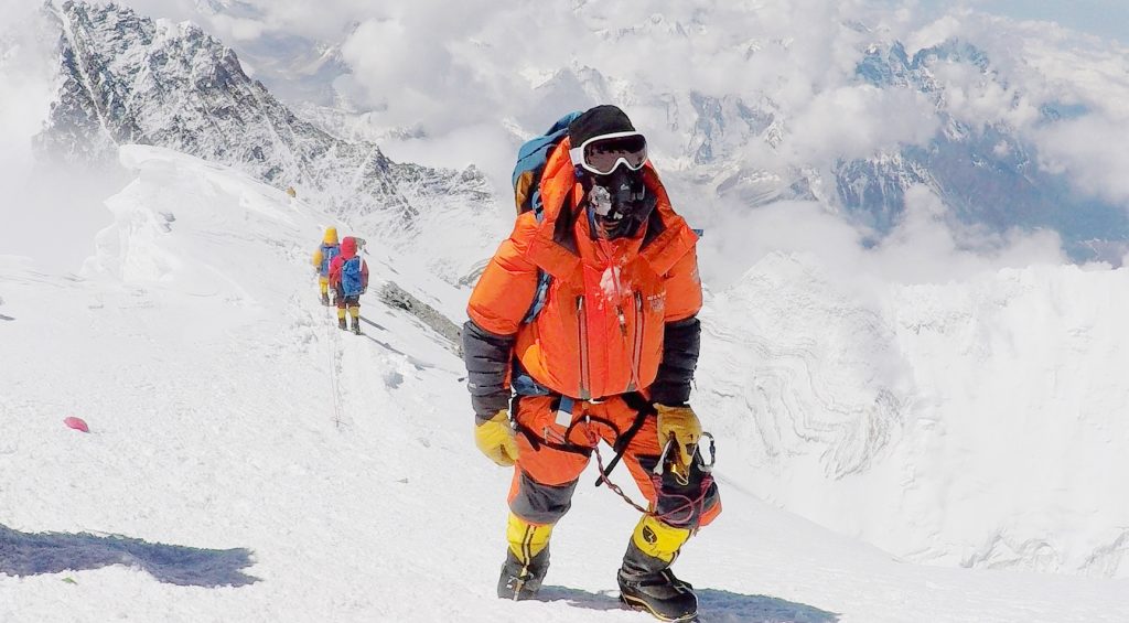 Người bệnh máu khó đông đầu tiên chinh phục đỉnh Everest - Viện Huyết ...