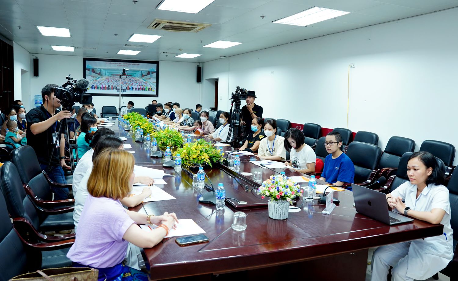 Tư vấn về điều trị ung thư máu ở trẻ em - Viện Huyết học - Truyền máu ...