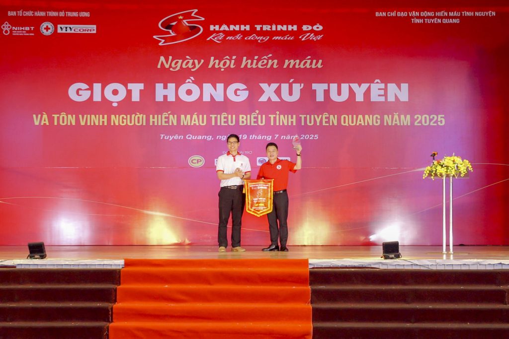 Hơn 600 đơn vị máu - Hành trình Đỏ Tuyên Quang 2025 về đích rực rỡ ...